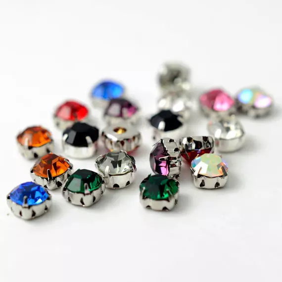 Pack of 5000 Prong Rivet Or Sew On Rhinestones