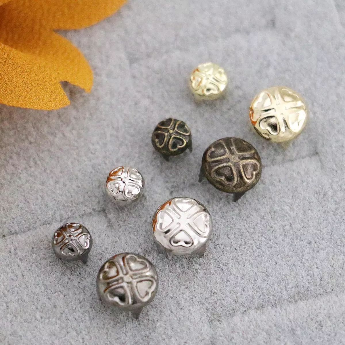 Prong Rivets Clover | Grommets Depot
